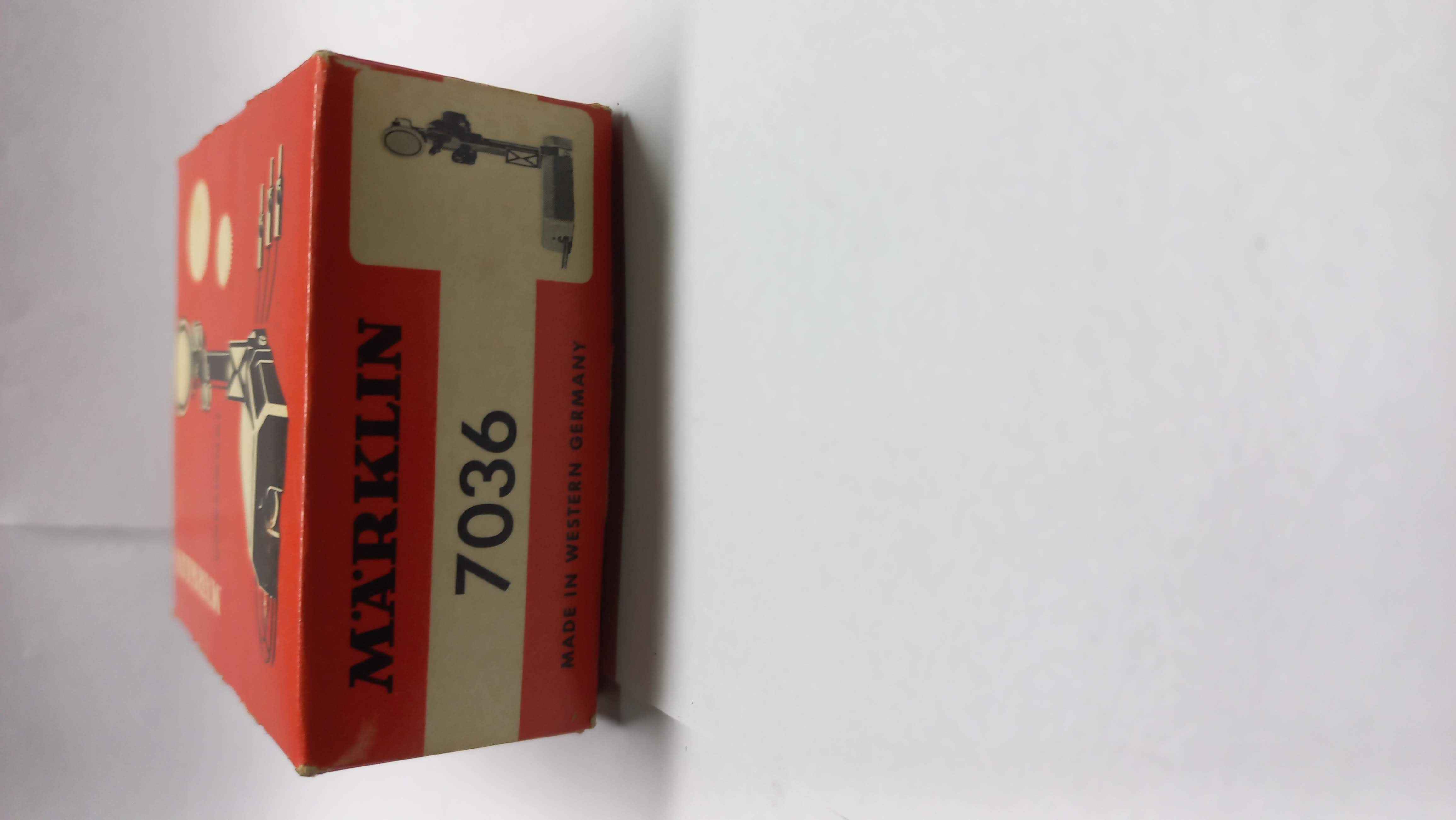 MÄRKLIN 7036 HO SINAL de DISTANCIA ELÉTRICO - (USADO) - Giltec Modelismo