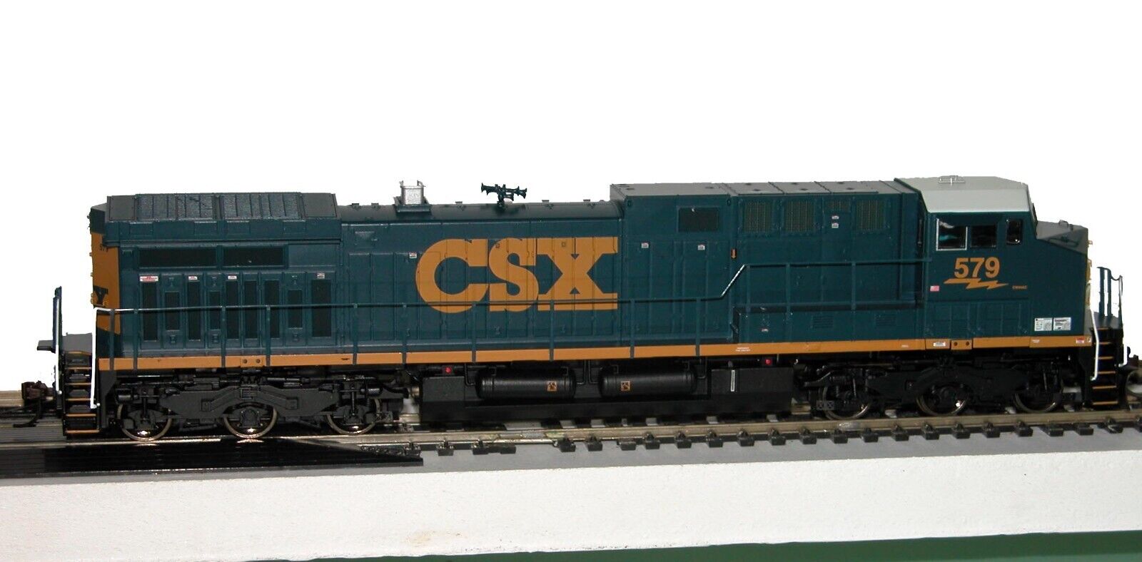 ATHEARN Ready to Roll 79870 Locomotiva AC4400 CSX # 579 DCC QUICK PLUG ...