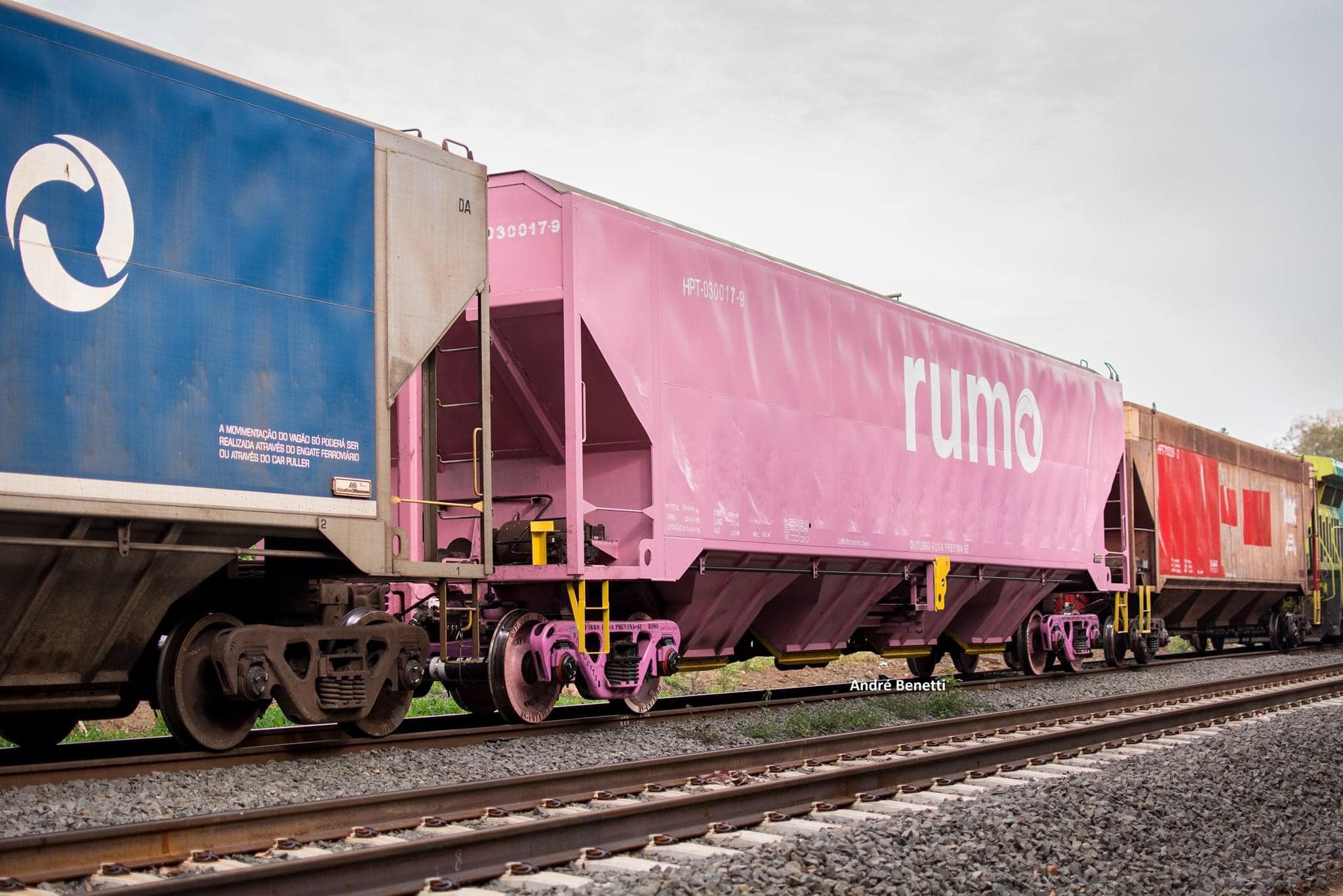 Vagão Hopper HPT Rumo Logística - Outubro Rosa Edição 2021 #030017-9 ...