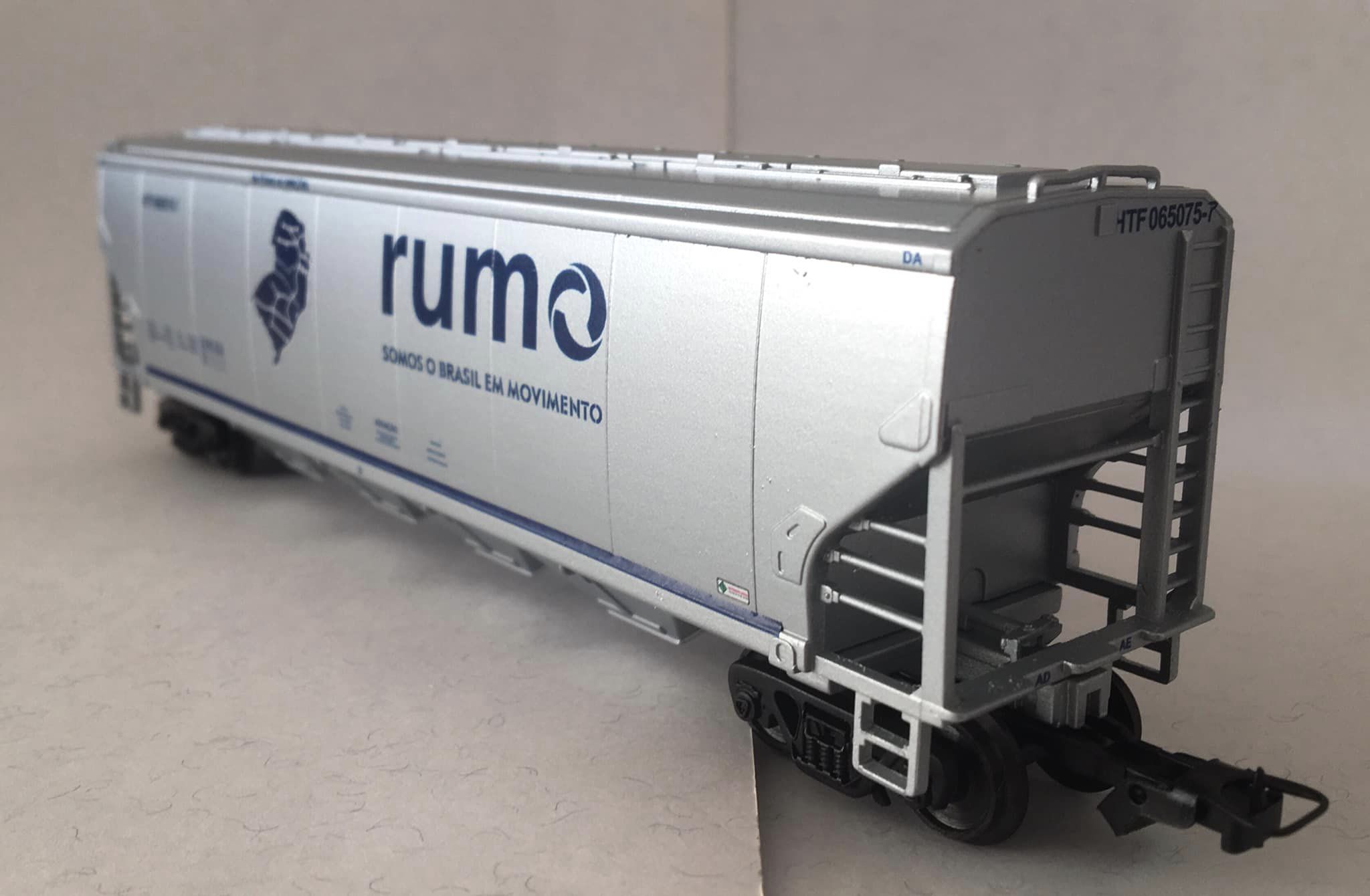 Vagão Hopper HTF Rumo Logística - Em Todas as Direções #065075-7 ...